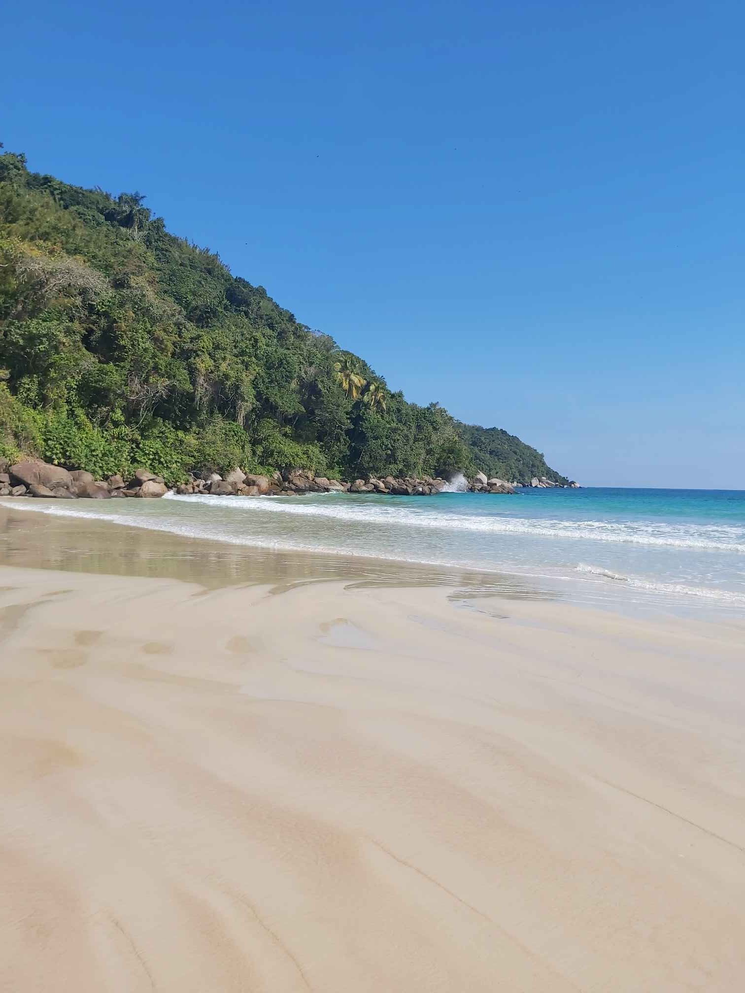 Lopes Mendes Ilha Grande: como ir e preços de 2021 - ViaJô Caminhando